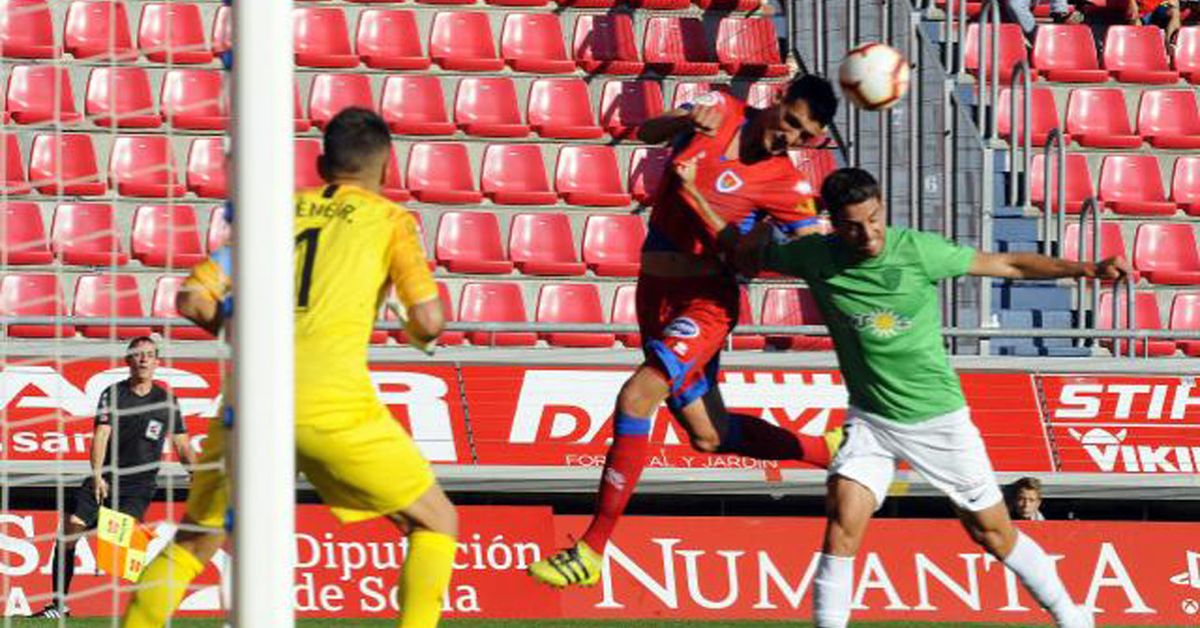 0-2: El Almería rompe el maleficio de Los Pajaritos y mantiene su racha