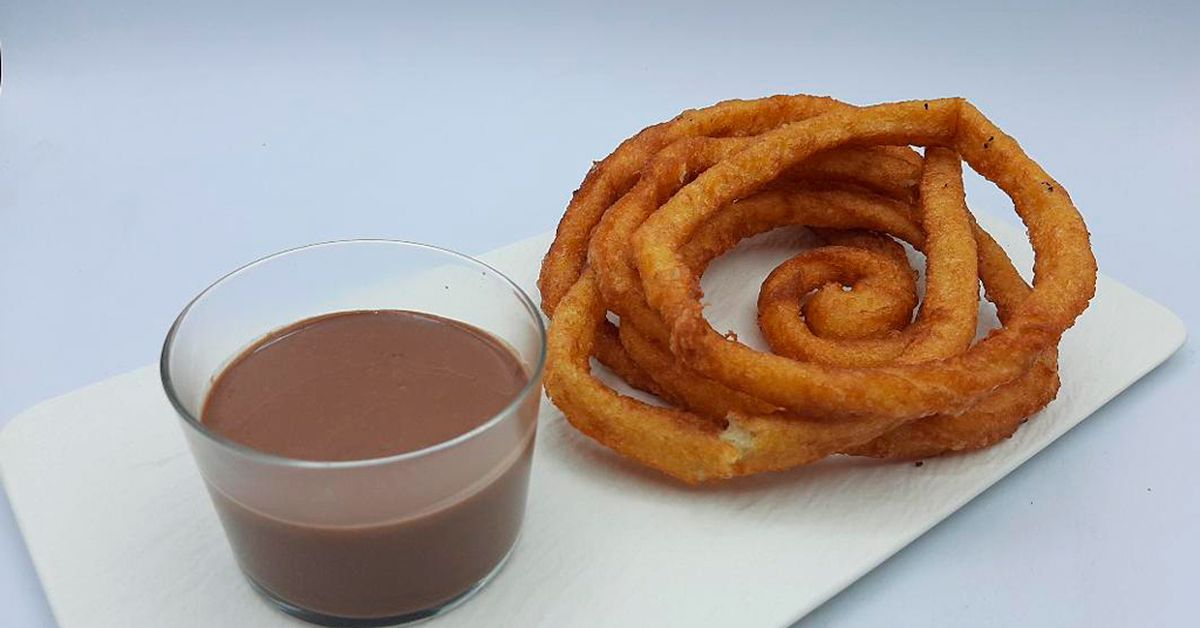 Viernes de porras con chocolate y torta de almendras en "Cómetelo" de ...