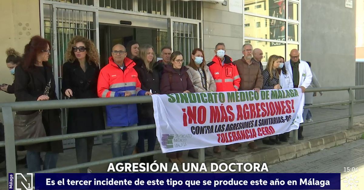 Concentración de repulsa por la agresión a una médica de Urgencias en ...