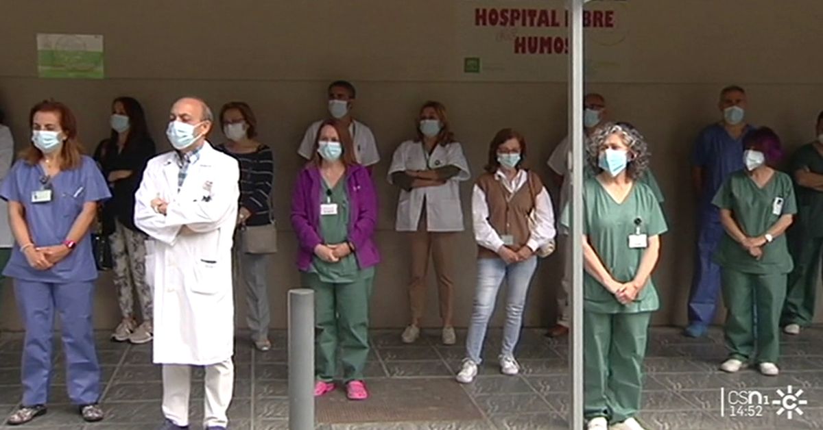 Silencio por los enfermeros fallecidos en la pandemia