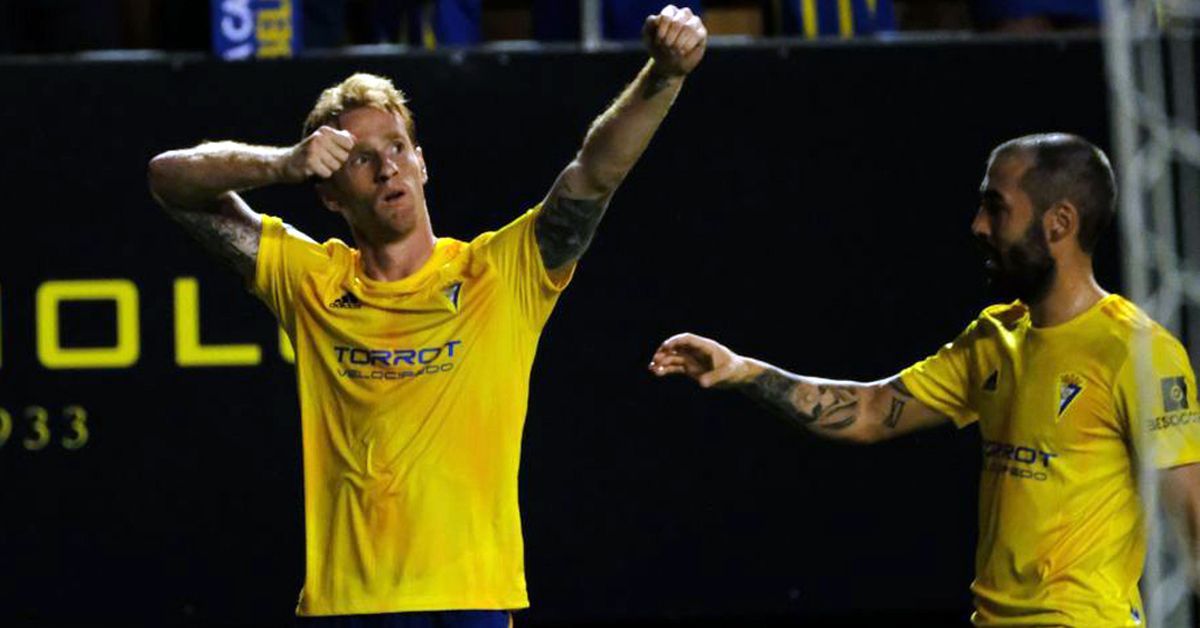 El Cádiz defiende el liderato ante un Rayo recuperado