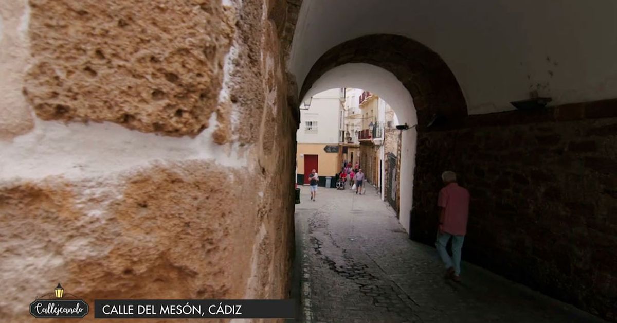 La calle con más duende de Andalucía en el barrio del Pópulo, la calle ...