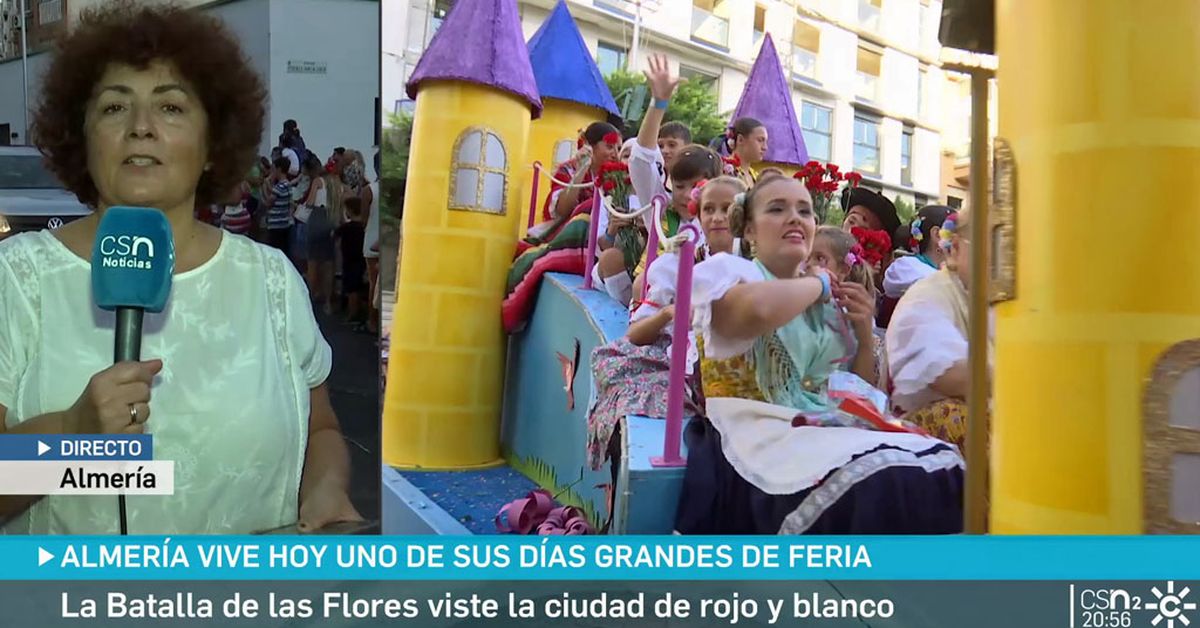 La Batalla de las Flores inunda de color las calles de Almería