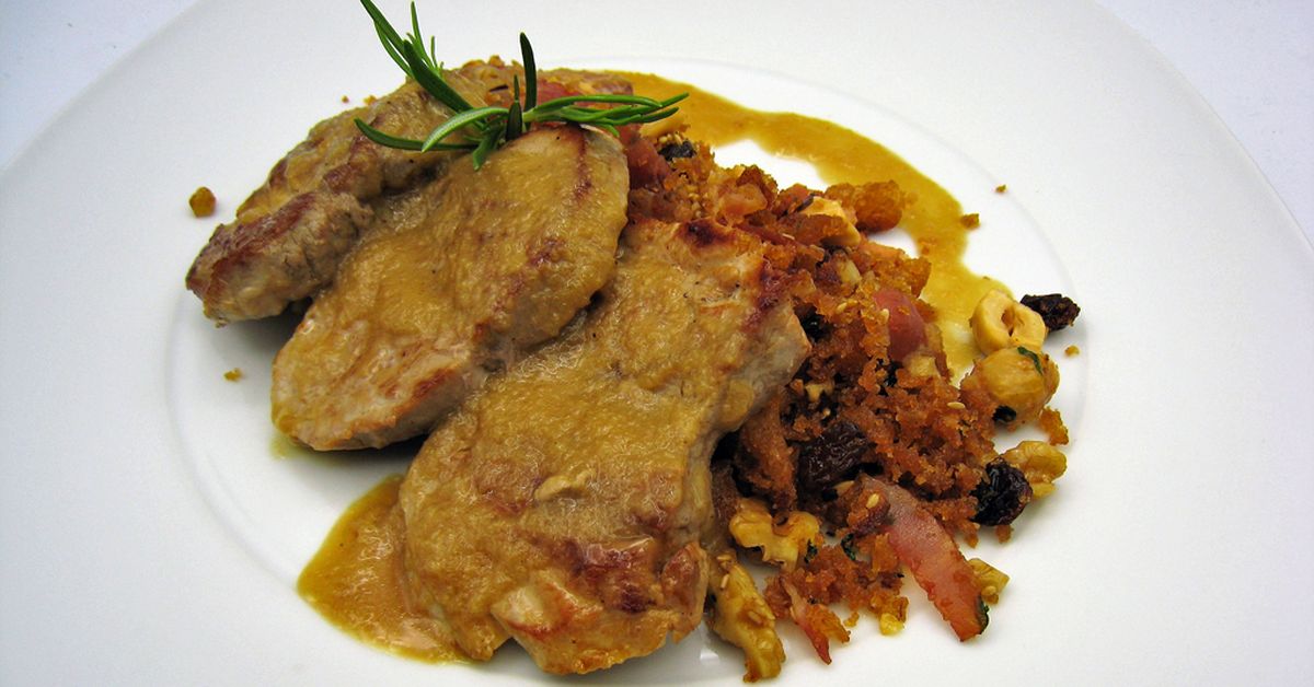 "Cómetelo" prepara churrasquitos de solomillo a la cerveza