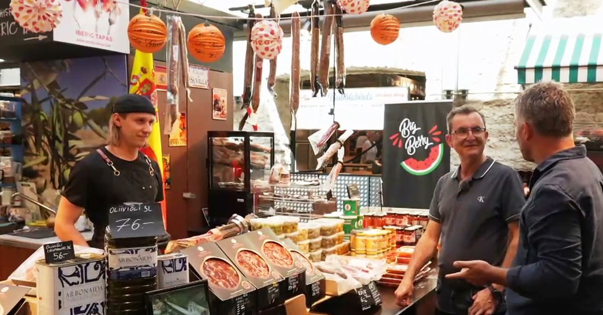 Pepe Zayas, un sevillano que ha montado un puesto de productos ...