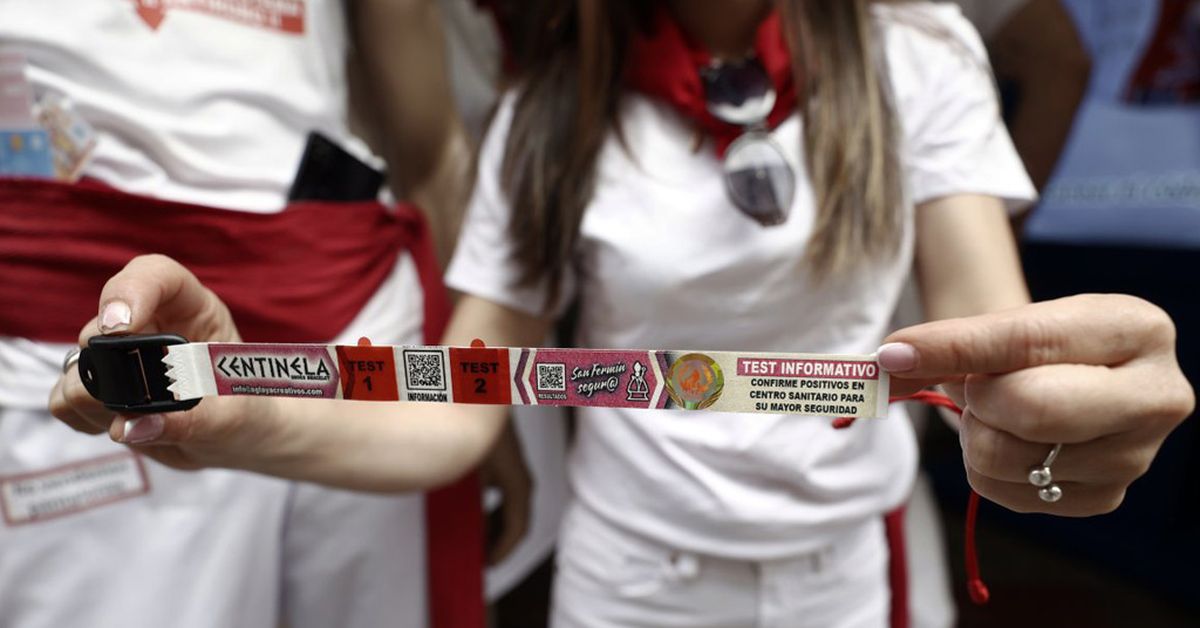 Centinela, una pulsera que detecta droga en la bebida