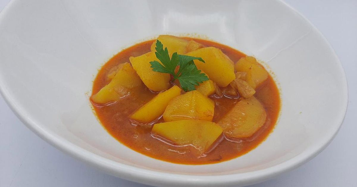 Patatas a la viuda, pulpo al ajillo y salpicón, menú variado en "Cómetelo"