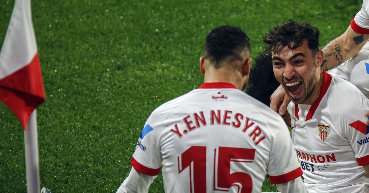 El Sevilla golea y es tercero