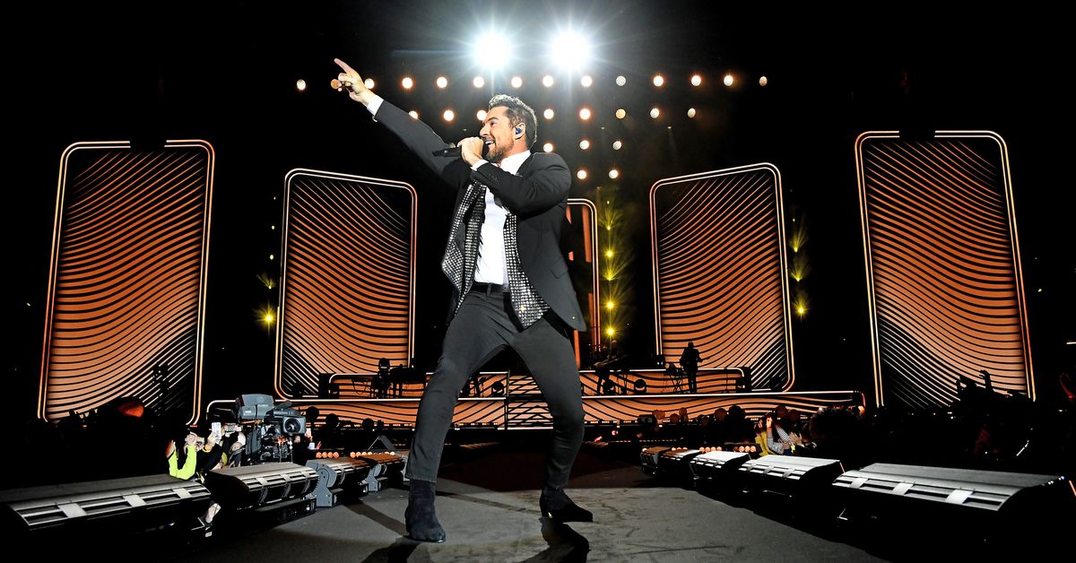 Bisbal brilla con luz propia en Almería