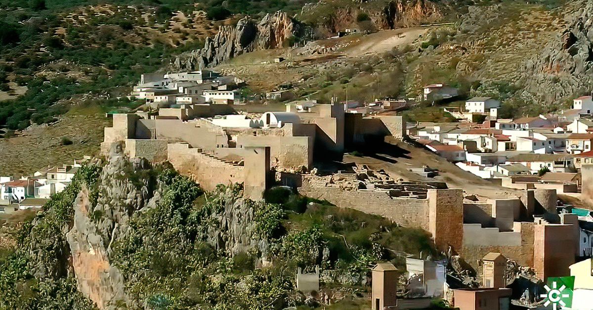 El Castillo de Íllora, conocido como 'el ojo derecho' del reino nazarí ...