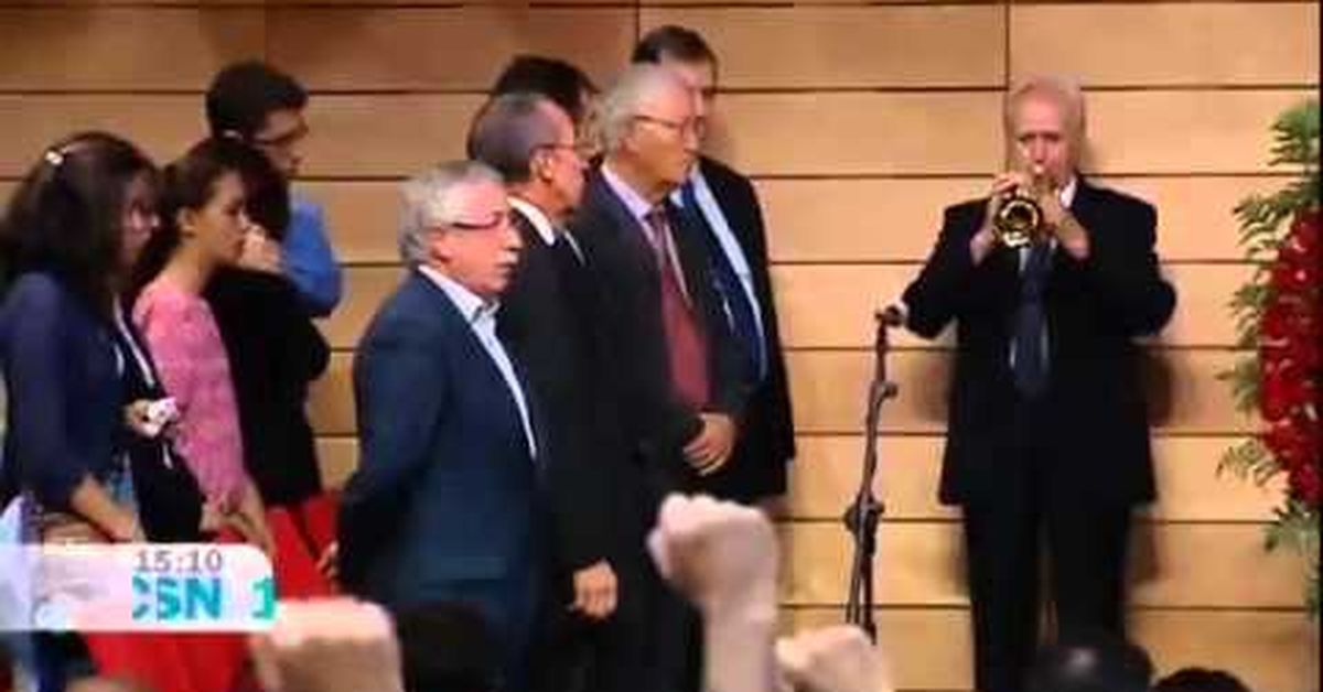 Muere Santiago Carrillo (2012)