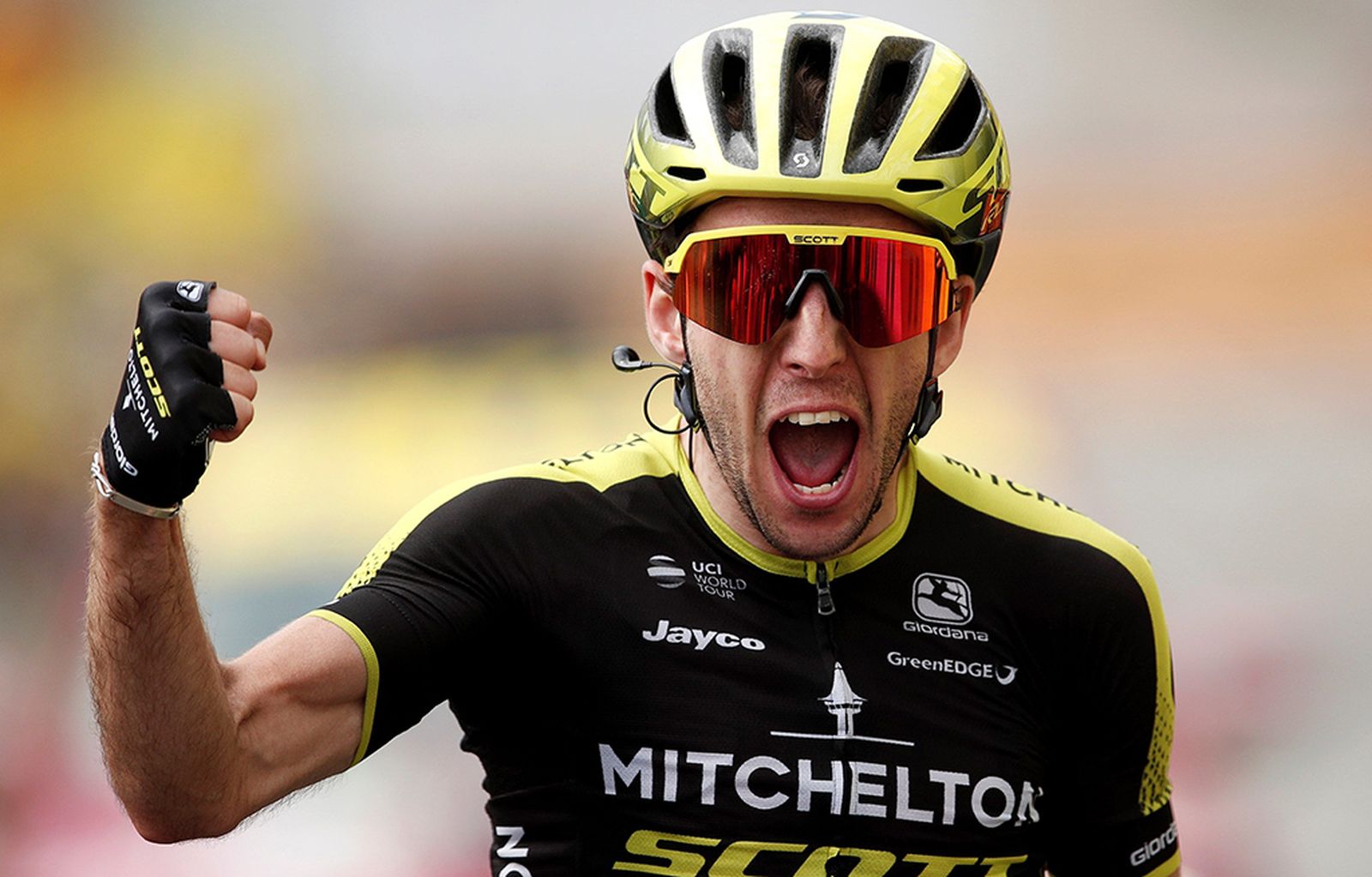 Simon Yates gana una descafeinada primera jornada pirenaica en el Tour