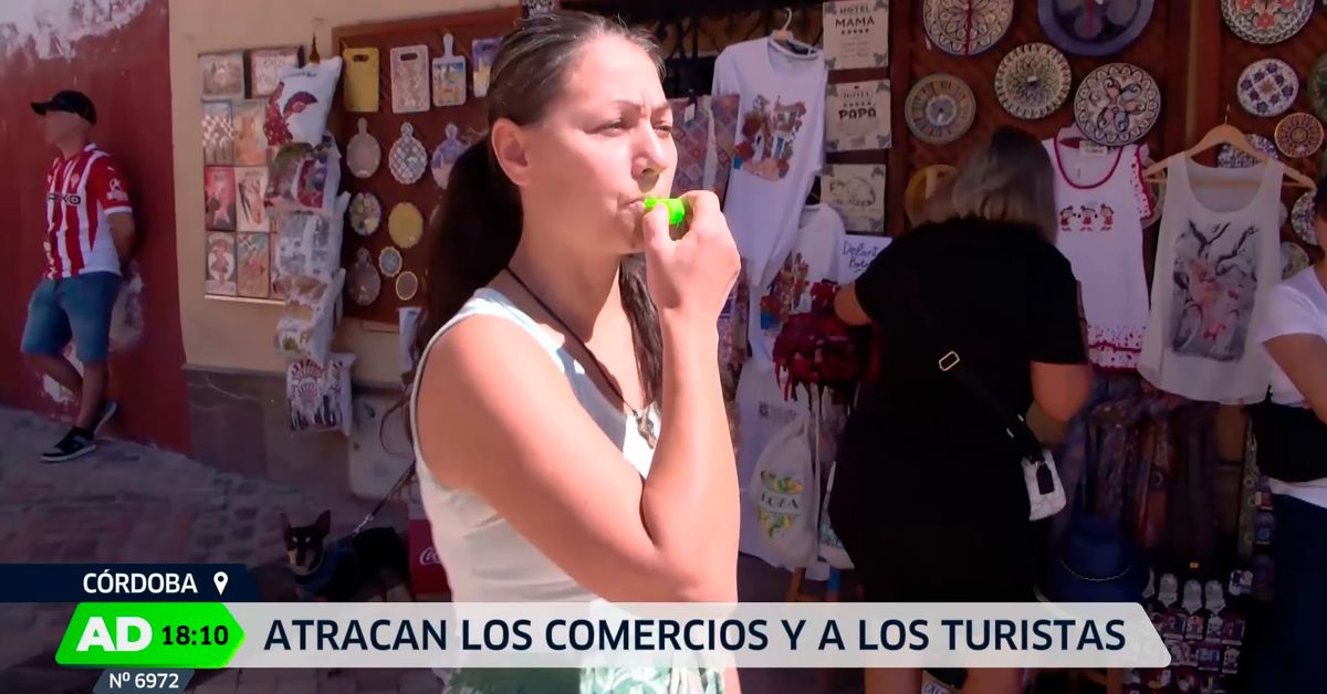 Silbatos y wasaps para avisar de los ladrones en la Judería de Córdoba