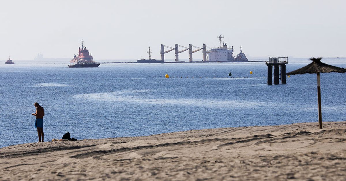 El buque OS35 reposa "seguro en el lecho marino" tras el hundimiento ...