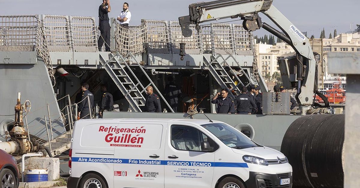 El buque Furor se prepara para partir en apoyo de la flotilla de ayuda ...