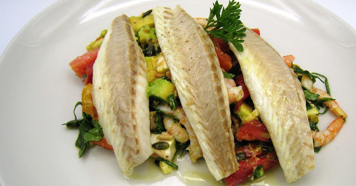 "Lubina asada con salpicón de mariscos", este martes