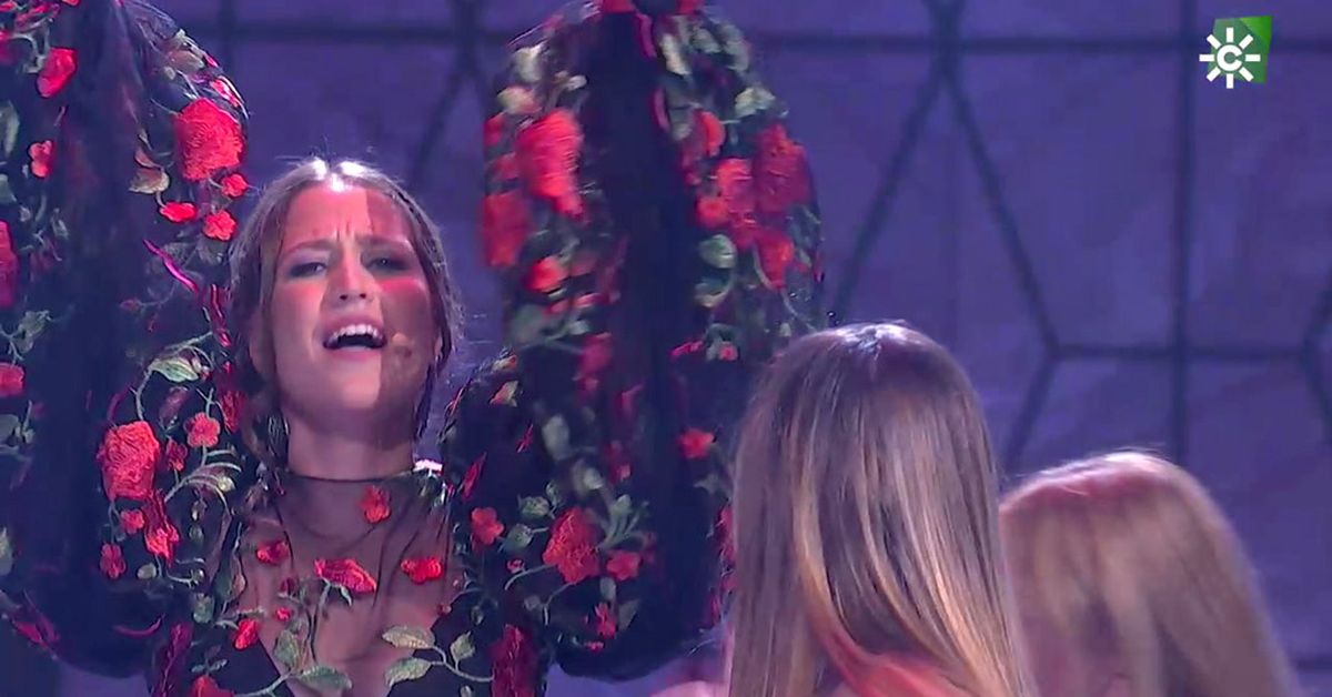 Celeste canta un popurrí de sevillanas con influencia del trap urbano