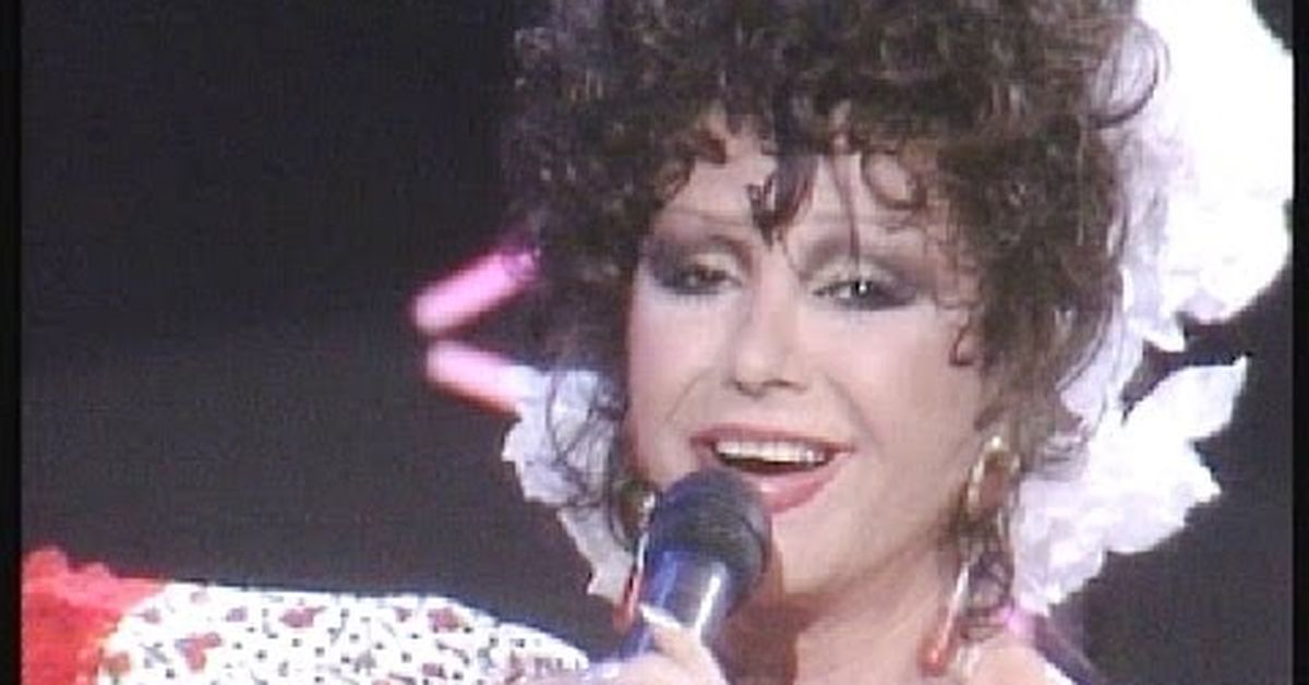 Marujita Díaz canta "Soldadito español"