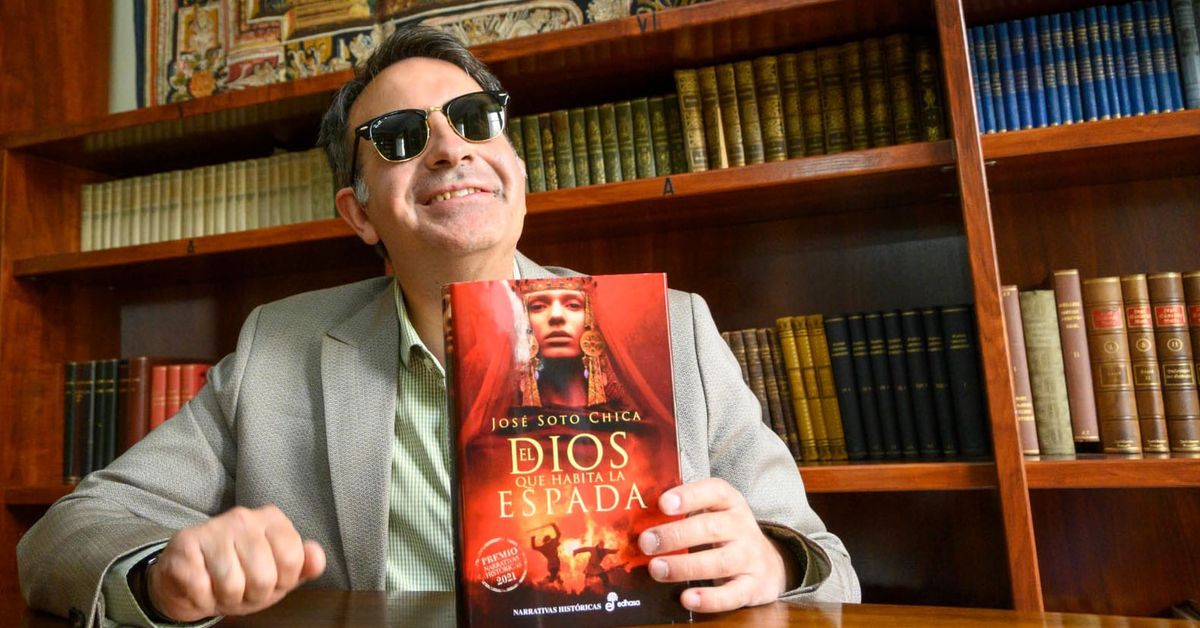 De soldado a premiado escritor, pese a su ceguera