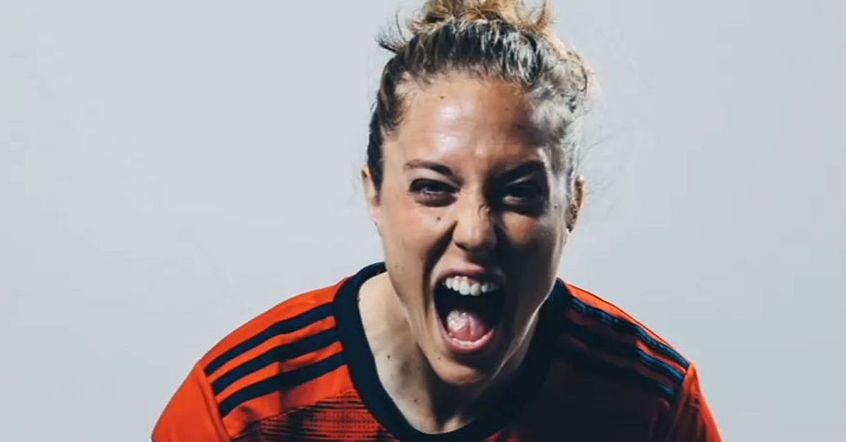 Celia Jiménez, la futbolista viajera