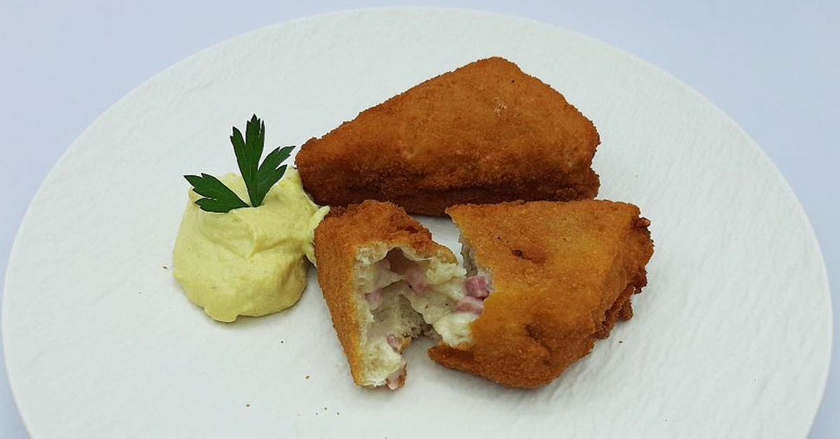 Panecillos crujientes de jamón y queso, en "Cómetelo"