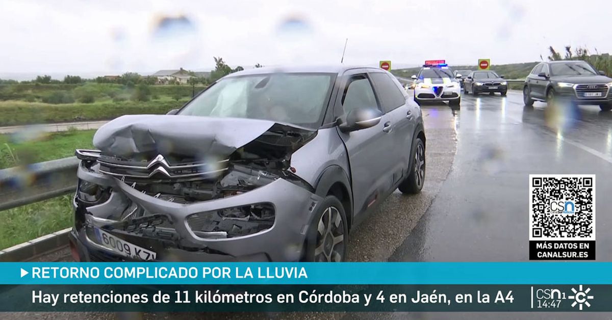 La lluvia complica la operación retorno de las vacaciones de Semana Santa