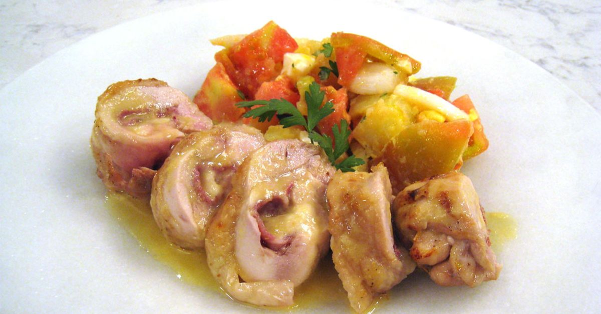 Muslos asados con picadillo, la receta de este lunes en "Cómetelo"