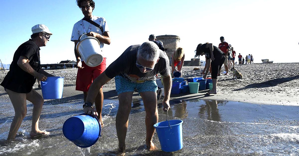 Cubos contra la desecación de las Salinas del Cabo de Gata