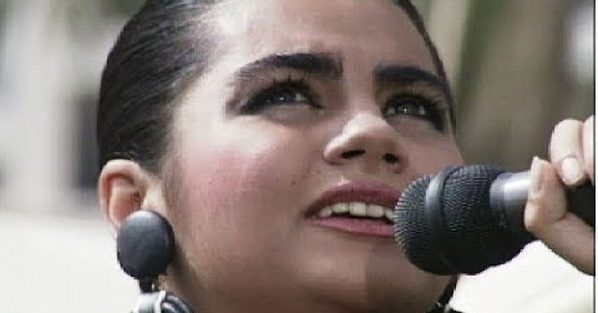 Sylvia Pantoja canta "Piano de cola" | Silvia Pantoja