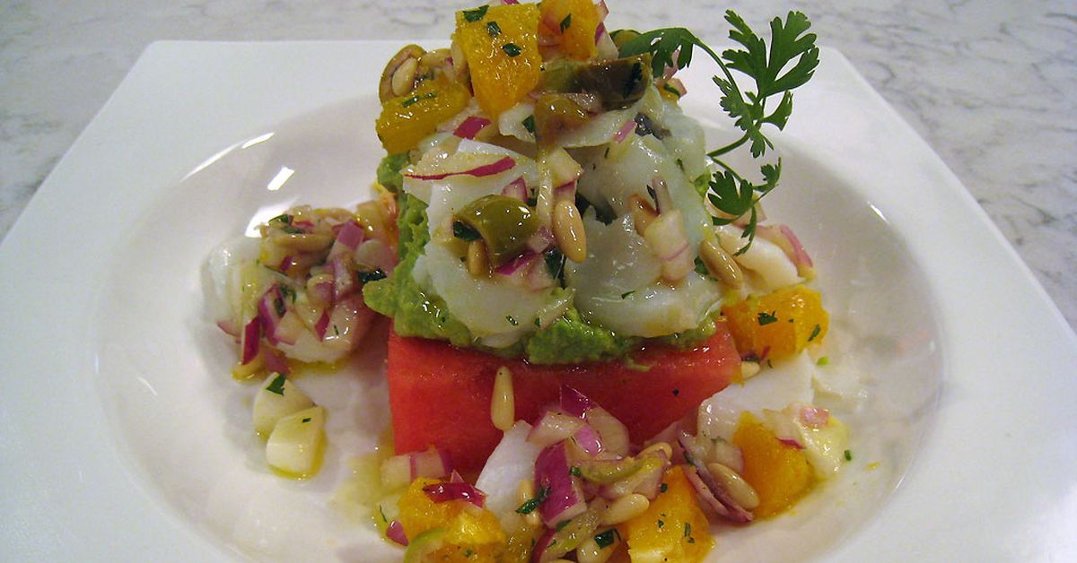 "Cómetelo" propone una ensalada fresca de bacalao con aguacate y sandía