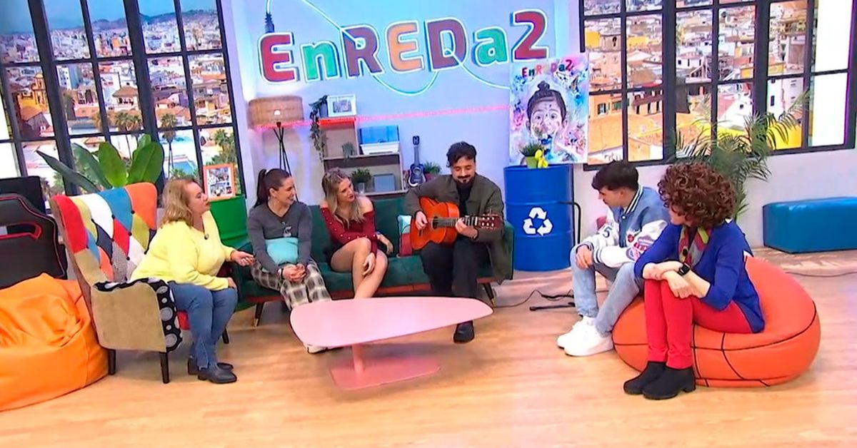 Riki Rivera nos canta, en directo, el tema "La vida nos avisa" nominada ...