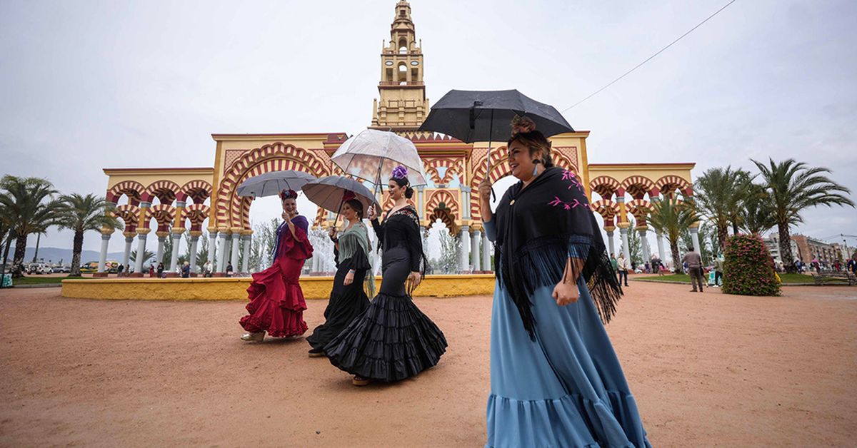 Las ganas de Feria pueden con la lluvia en Córdoba