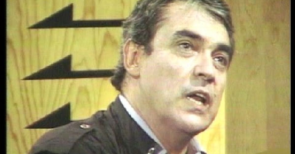Alberto Cortez canta "Cuando un amigo se va"