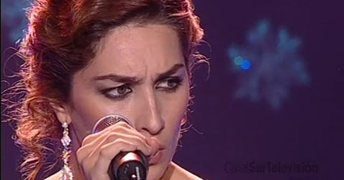 Estrella Morente canta "Volver"