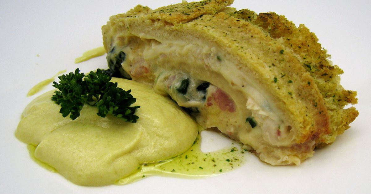 Rulo crujiente de pollo elaborado con ingredientes caseros, en "Cómetelo"