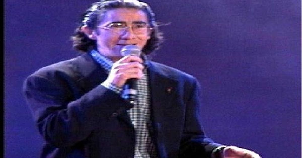 Arturo Pareja Obregón canta "Preñada de amor"