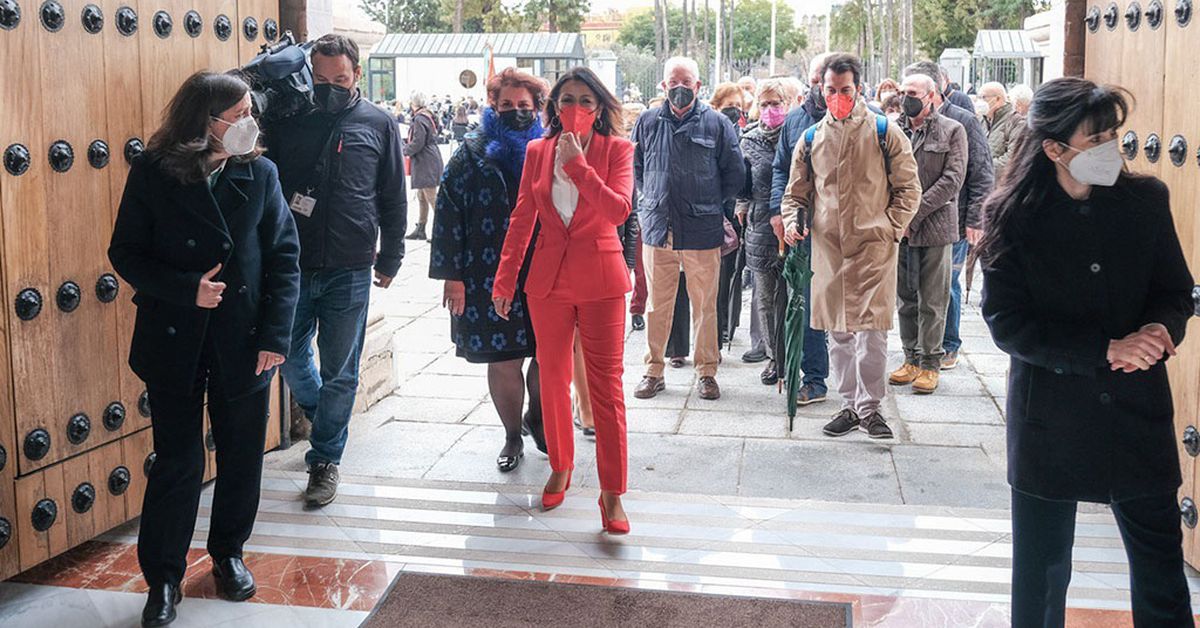 El Parlamento andaluz abre sus puertas tras el parón de la pandemia