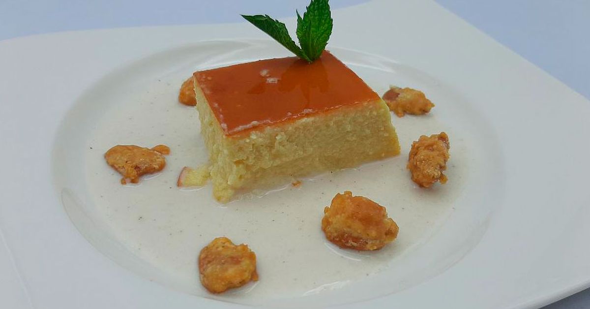 Receta de flan de manzana con salsa de ron, rico postre en "Cómetelo ...