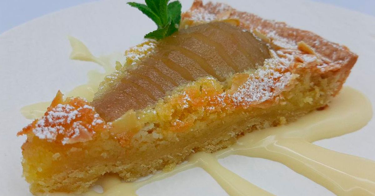 Tarta de peras con crema de almendra, delicioso postre en "Cómetelo"