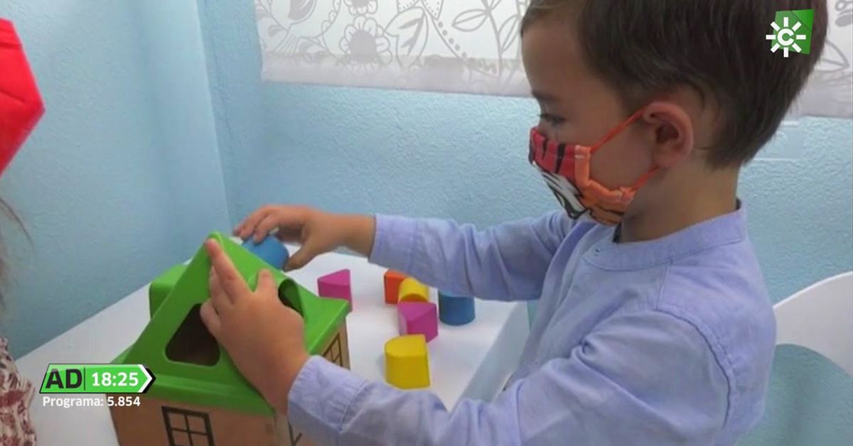 Aprender a hablar entre mascarillas, un reto para los más pequeños