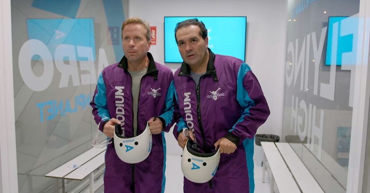 Los Compadres debutan como drag queens y paracaidistas en Canal Sur