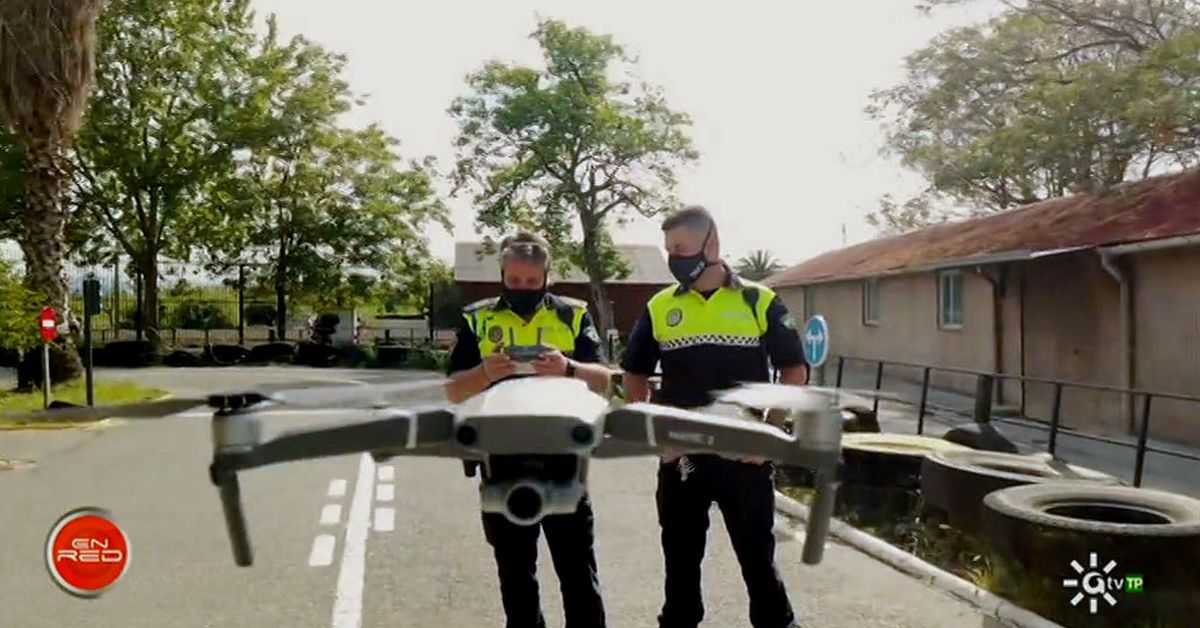 Vigilancia policial a vista de pájaro desde un dron